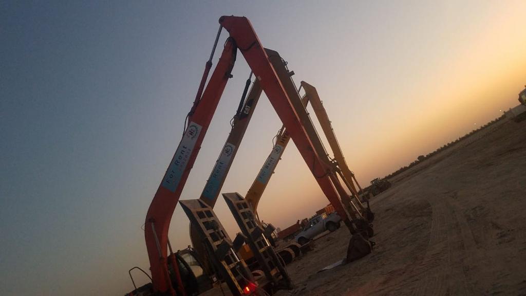 Long boom excavators - Heavy Equipment Rental